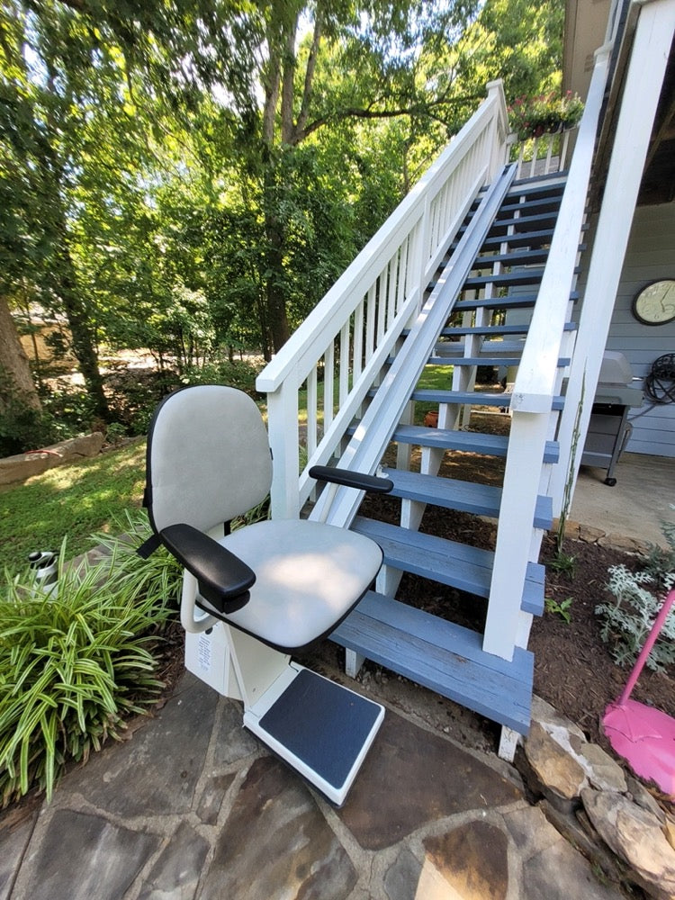 Electric/Battery Powered Legacy Classic Outdoor Stair Lift – Assisted ...